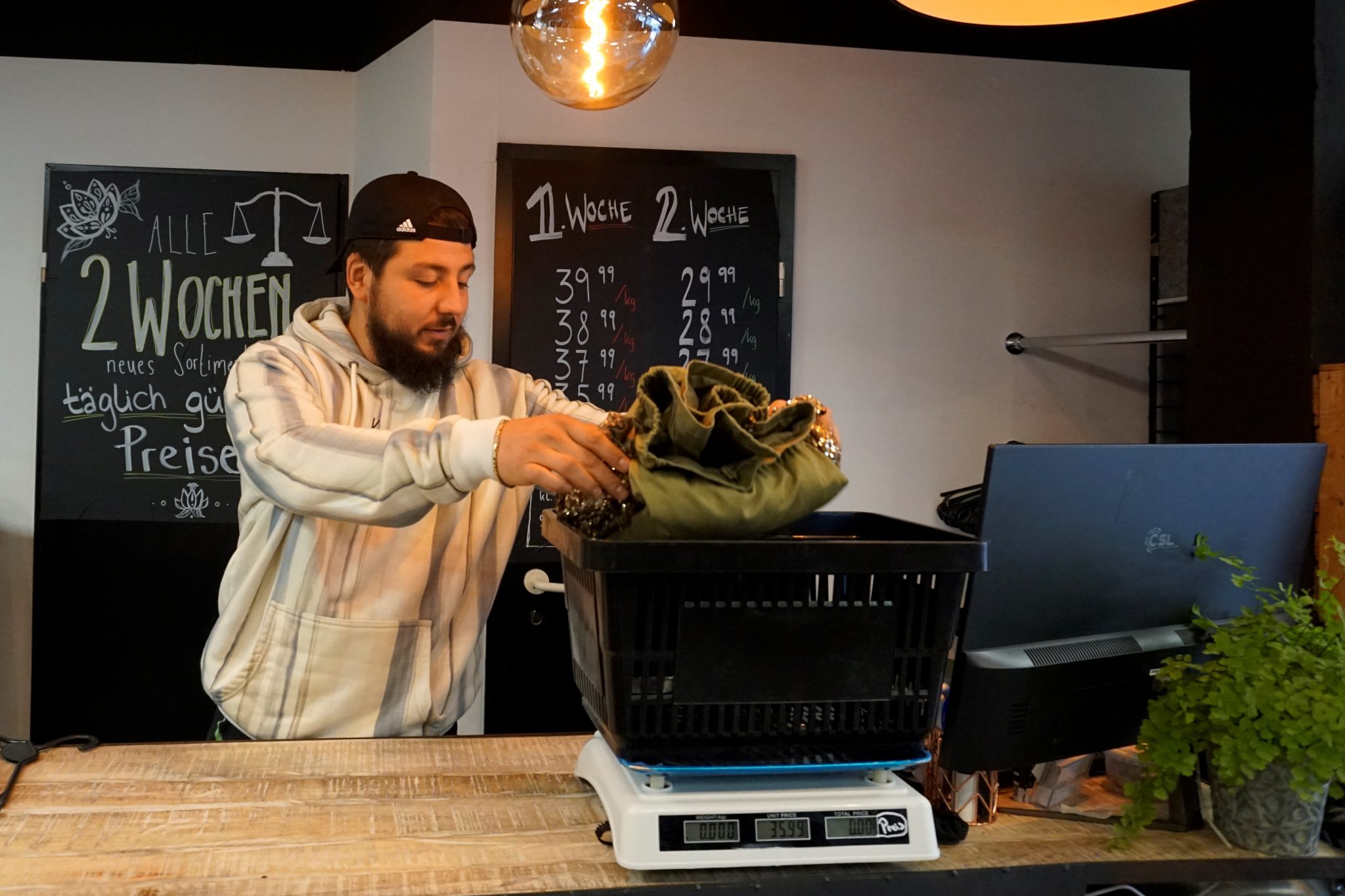 „Kilo-Laden“ an der Osterstraße: Die Waage bestimmt den Preis