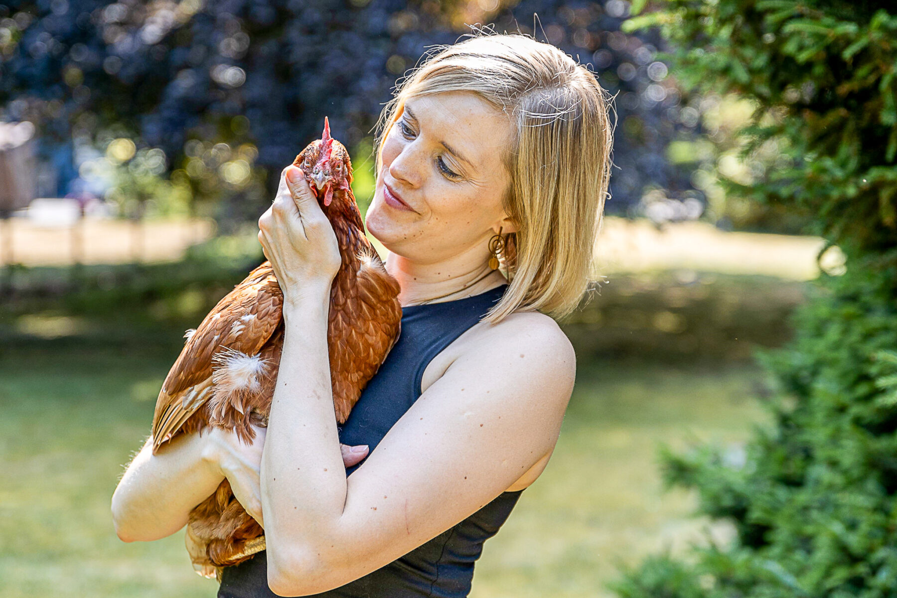 Eimsbüttelerin rettet Hühner – und singt darüber - Eimsbütteler Nachrichten